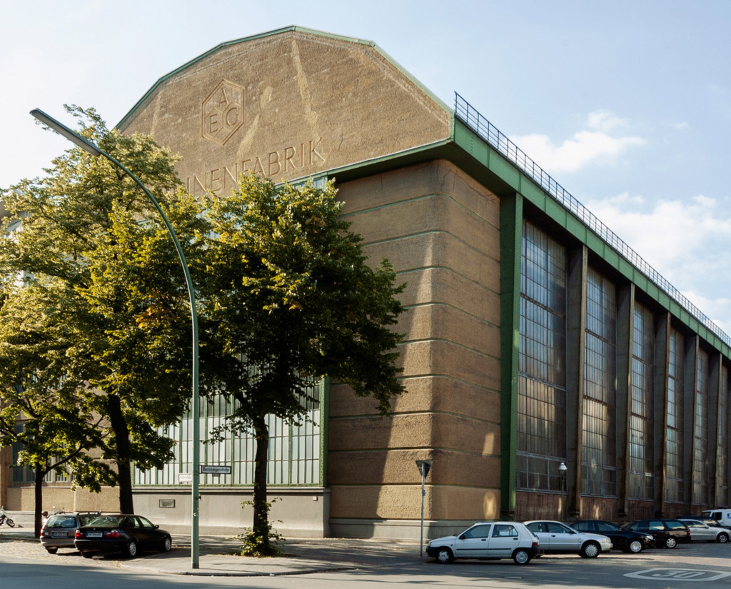 scenario — Long-take sequence on Architectures